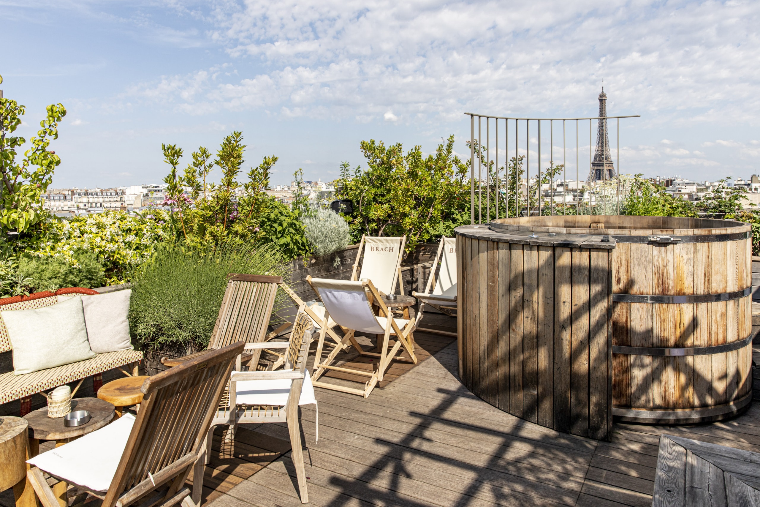 Out on the terraces ! - Evok Collection